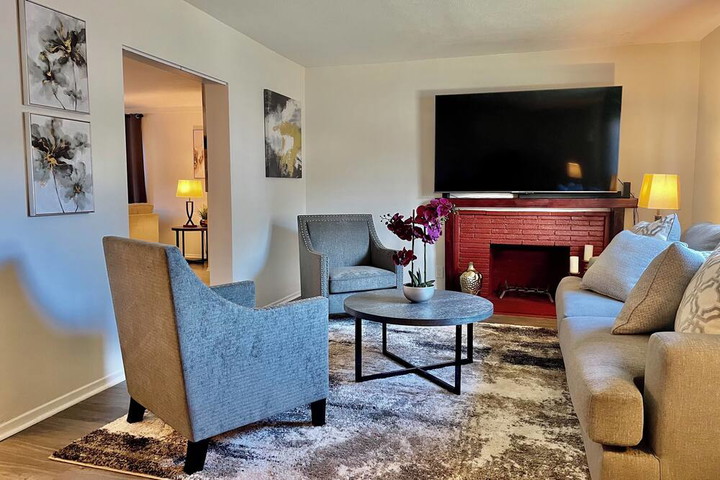 Glendora Pool Home Retreat - San Dimas, CA