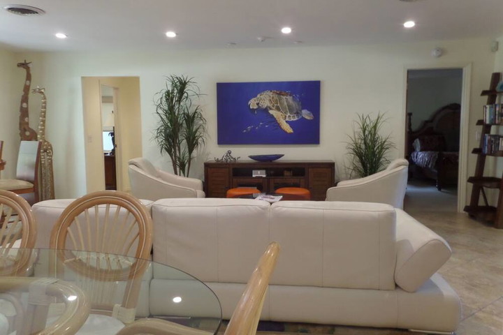 Island Living, Within Walking Distance To Beach Restaurants Shops Parks Marina - Vero Beach, FL