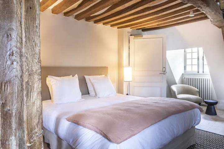 Normandy Manor Family Stay W/ Spacious Rooms, Pool & Outdoor Green Spaces - Deauville
