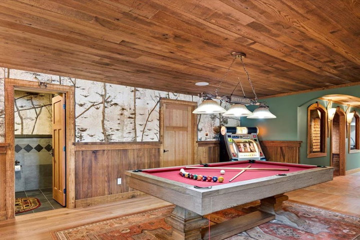 Bolton Manor ~ Massive Lakefront, Beach, And Hot Tub. - Lake George, NY