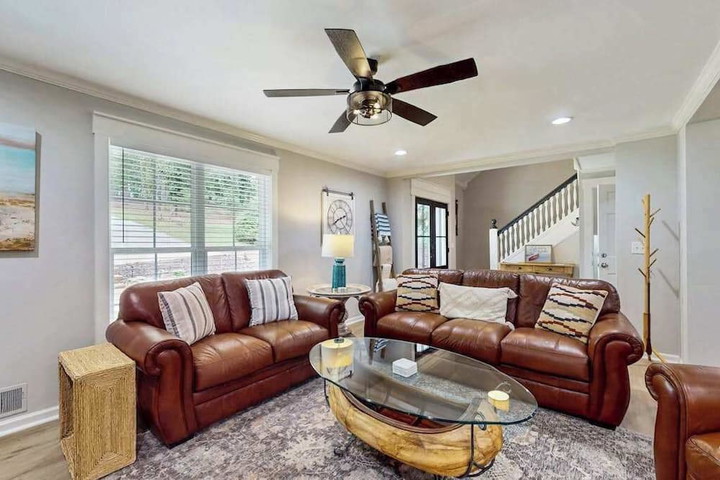 Lakeside Oasis Stays - Gainesville, GA