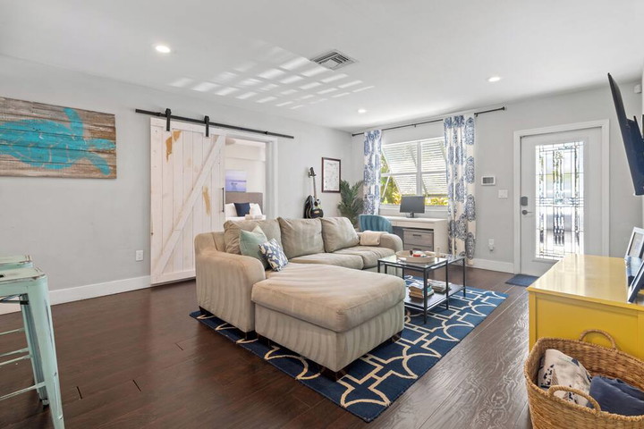 Lush Tropical Oasis! Heated Pool, 1 Mile To Downtown, 2 Miles To Public Beach - Boynton Beach, FL