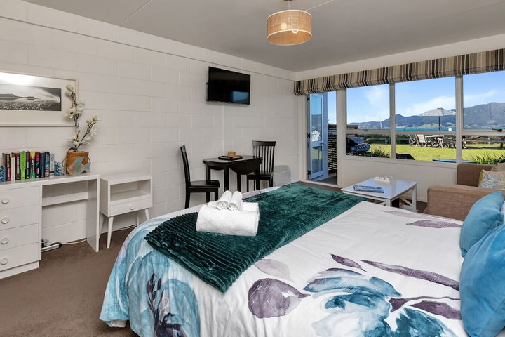 The Beach Hut - Waterfront Studio At Harbourlights - Ruakākā