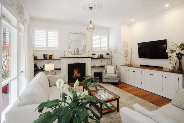 Luxury Retreat | Pool Fireplace Parking - Melbourne
