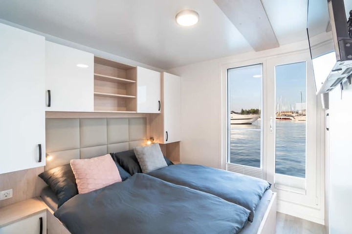 Exclusive Houseboat Directly In The Marina - Croatia