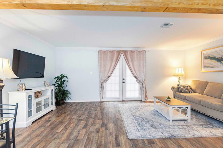 Cozy Townhouse Minutes From Downtown Lafayette, La - Lafayette, LA