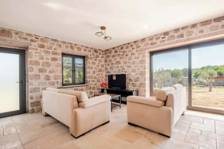Rustic Stone House With A Spacious Terrace | 2br - Edremit