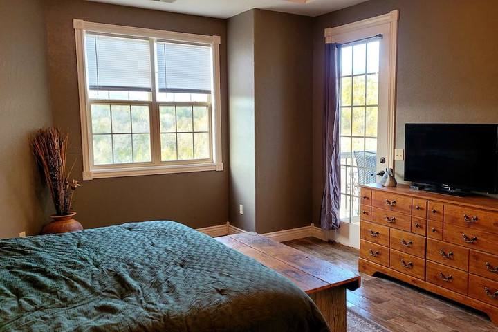 Penthouse W/ Lake View & Private Deck- Next To Sdc - Kimberling City, MO