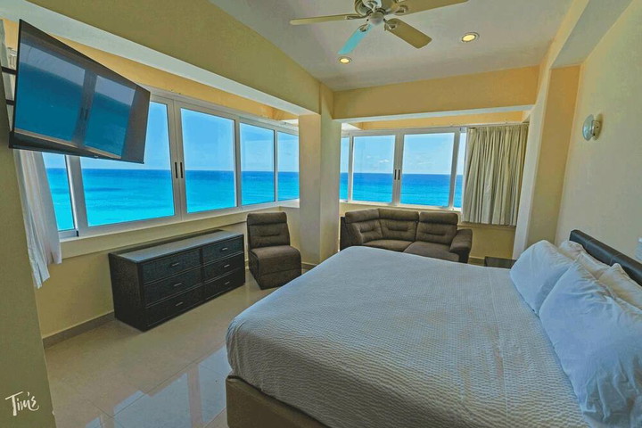 Beachfront  12br/10bth  Penthouse Combo #3124 - Cancún