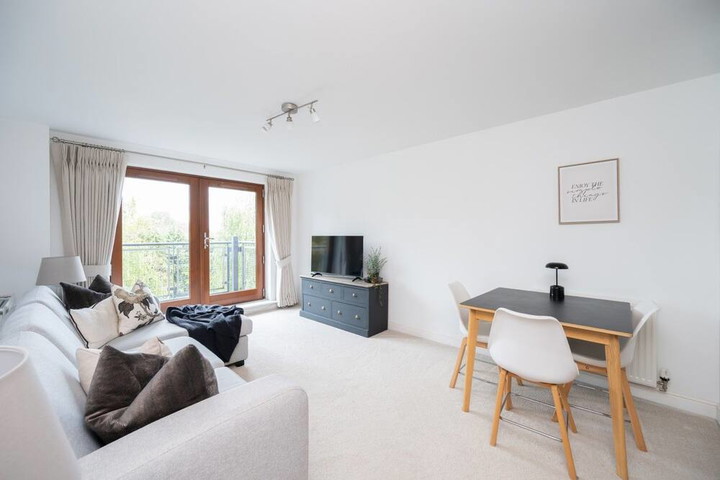 2 Bedroom Flat Free Parking Close To Gatwick - Crawley