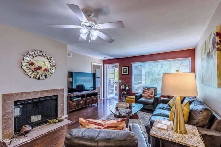Breathtaking Views Of The Catalina And Rincon Mountains In This 2nd Floor - Tucson, AZ