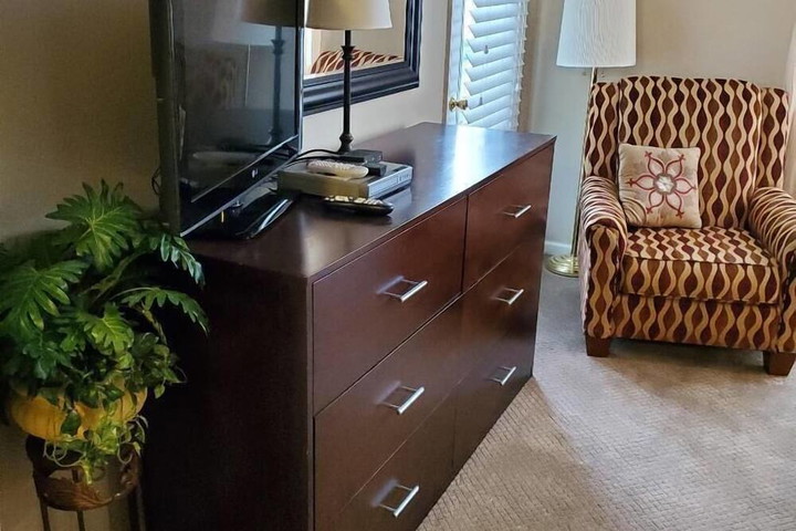 Walk-in Shower/ New Decor/ Kings/ Clean/ Indoor-outdoor Pools/ Golf View On 10th - Missouri