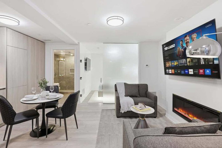 Lower 1br Boutique Suite  Sleeps 3  Wifi+parking - Mississauga
