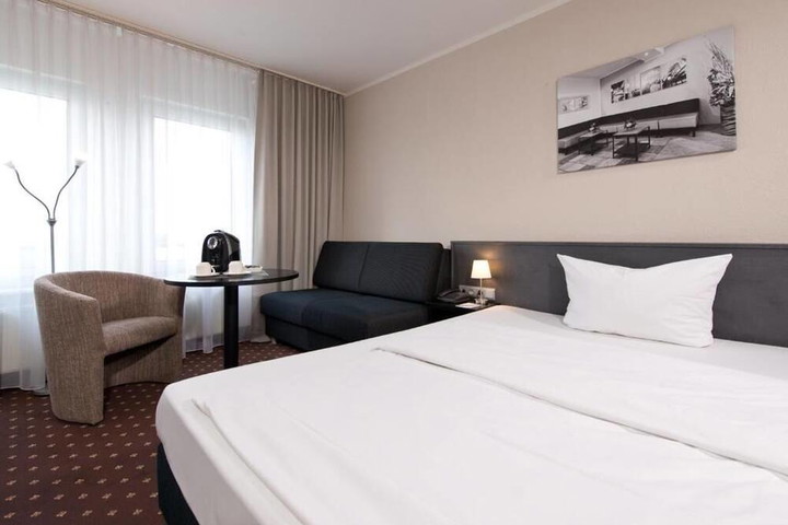 Elegant Room Great For Exploration & Relaxation | Near Hockenheimring 2.8 Mi - Hockenheim