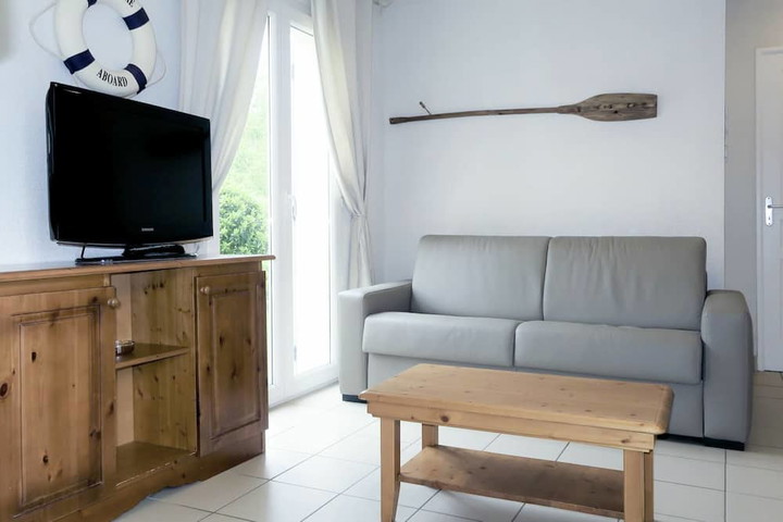 Gemütliche Wohnung In Einem Ferienhaus Mit  W-lan, Pool, Tv, Terrasse Und Haustiere Erlaubt - Crozon