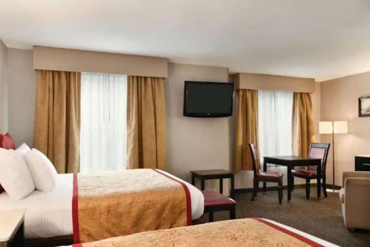 Relax In A Welcoming Suite W/ Sofa Bed Near Top Lancaster Attractions - Lancaster, PA