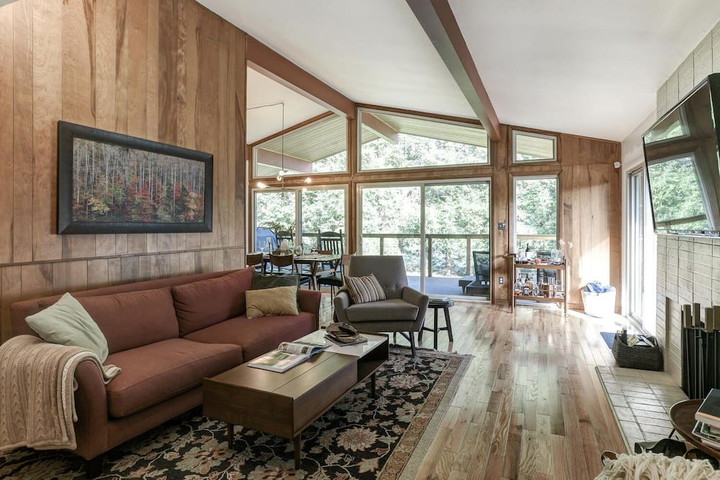 Fairway Harmony: Peaceful Home Near Hendersonville With Golf Course Views And Hot Tub! - Hendersonville, NC