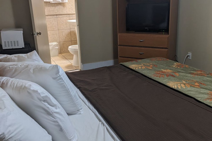 Budget Daily/weekly Rentals At Rainbow Motel Located In Hendersonville, Nc Area. - Hendersonville, NC