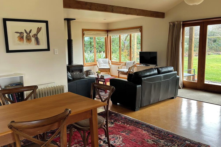Cottage Within The Magical Gardens Of Flaxmere - New Zealand