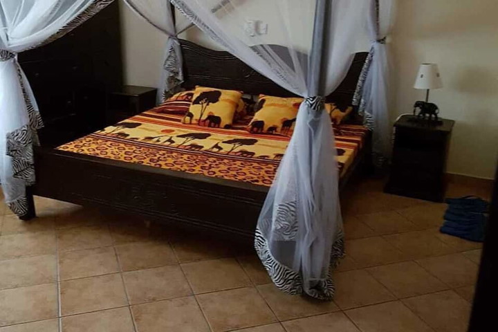 Villa Leomar Avec Piscine Privée Et à Seulement 400 Mètres De La Plage - Diani Beach