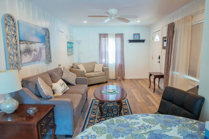 Year-round Hampton Beach Retreat-3br Beach Ranch W/central A/c, Heat & Parking - Hampton Beach, NH