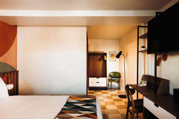 Retro Desert Vista | La Vista Motel | 110 - Cherry Creek - Denver
