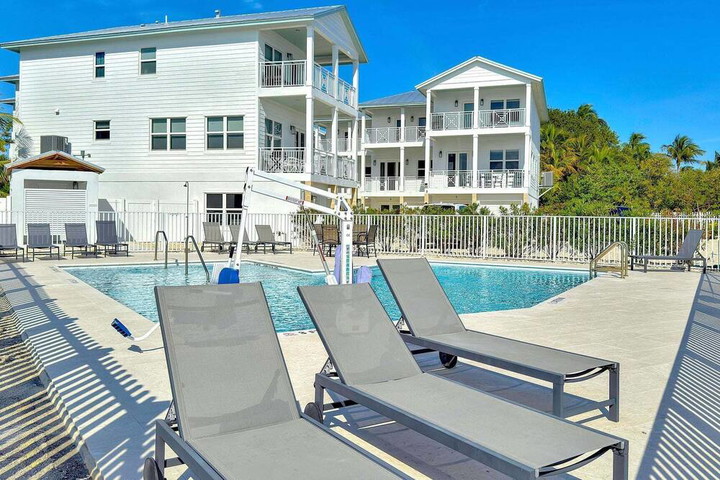 Sirens Cove - Ocean Views, Game Room, Pool And Dock Access - Islamorada, FL
