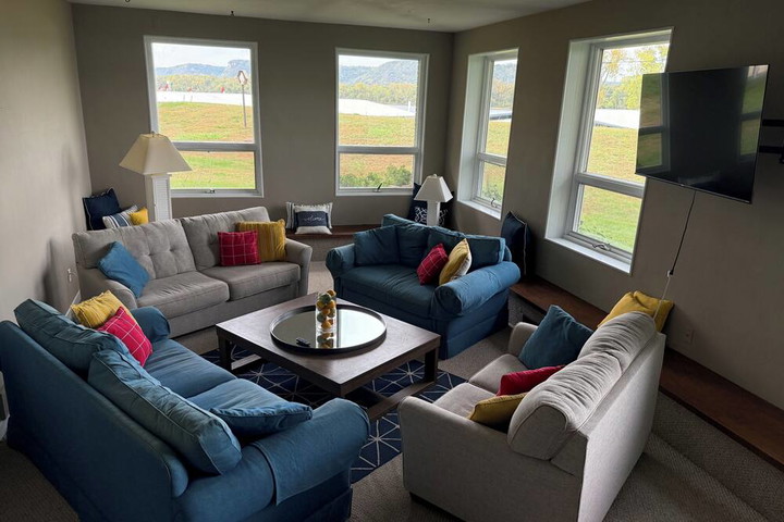 This Amazing River Getaway Is Perfect For You!  Private Deck, Grill & Fire Pit! - Winona, MN