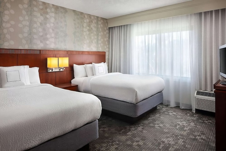 Modern Comfort In The Heart Of Laguna Hills! 2 Kid-friendly Suites! Pets Allowed - Irvine, CA