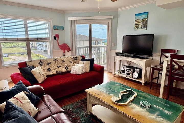 Spacious Oceanview Condo In Oak Island, Perfect For Up To 9 Guests With 3 Bedrooms. - Oak Island, NC