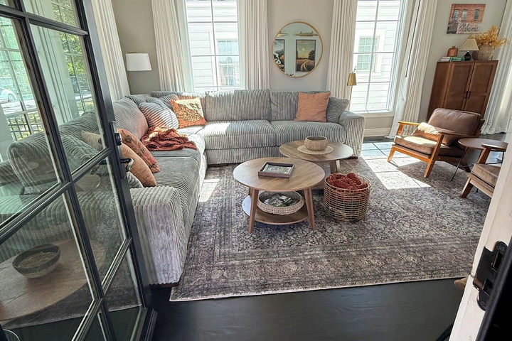 Luxury Walk-to-stadium Stay With Backyard Retreat! - Tuscaloosa, AL