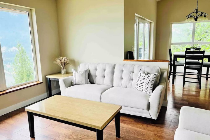Best Views In All Of Sicamous! - Sicamous
