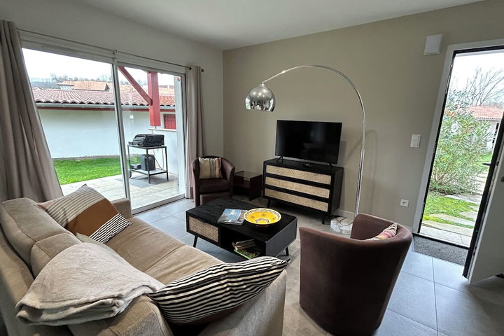 Nouvelle Maison Climatisée De 2 Chambres, Au Pied Du Bourg, Vue Imprenable, Calm - Bidarray