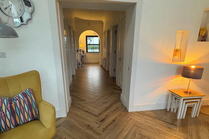 Modern Cottage Near Portumna Forest Park Sleeps 6 - Clare County