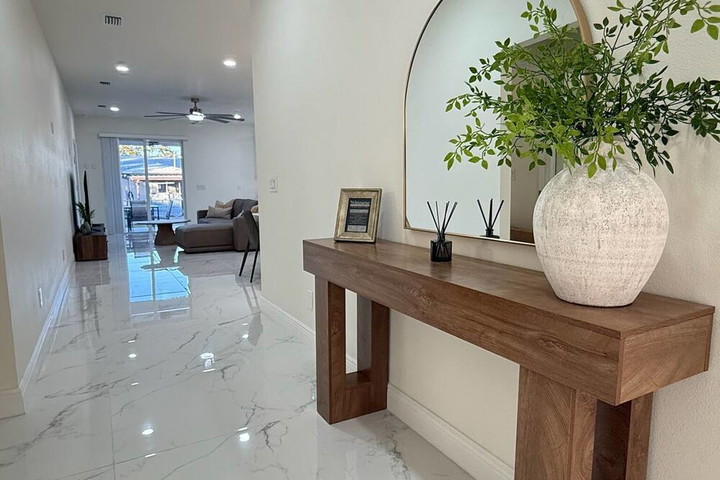 Brand New Luxury Home Near Tampa Top Attractions - Tampa