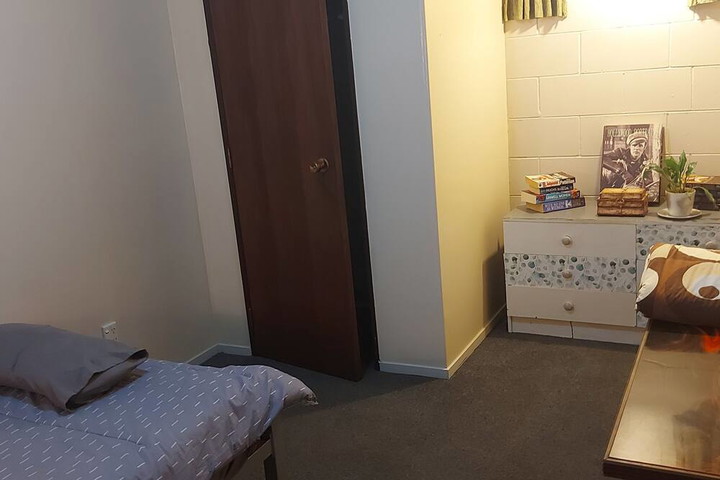 Sanctuary In Your 2 Bedroom Unit. Safe Parking Directly Outside. Pool & Cabana. - Tauranga