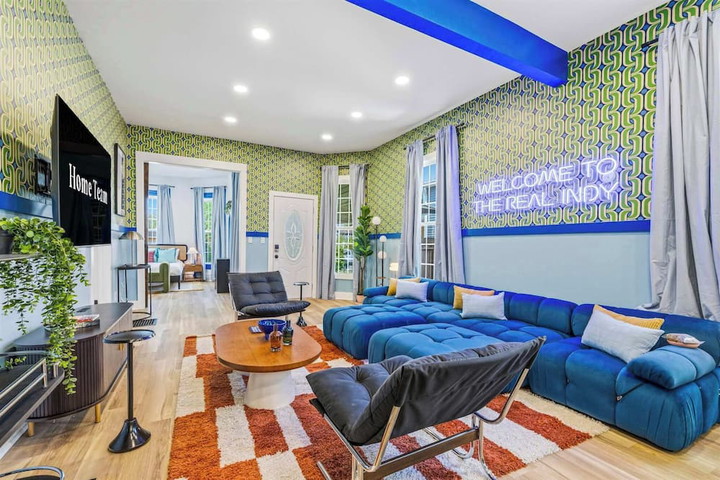 Indy Game House | Hot Tub + Basketball - Indianapolis