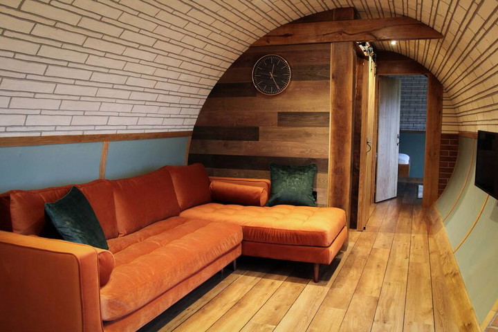 Hedgehogs View - A Hobbit Hut That Sleeps 6 Guests In 3 Bedrooms - Rhayader