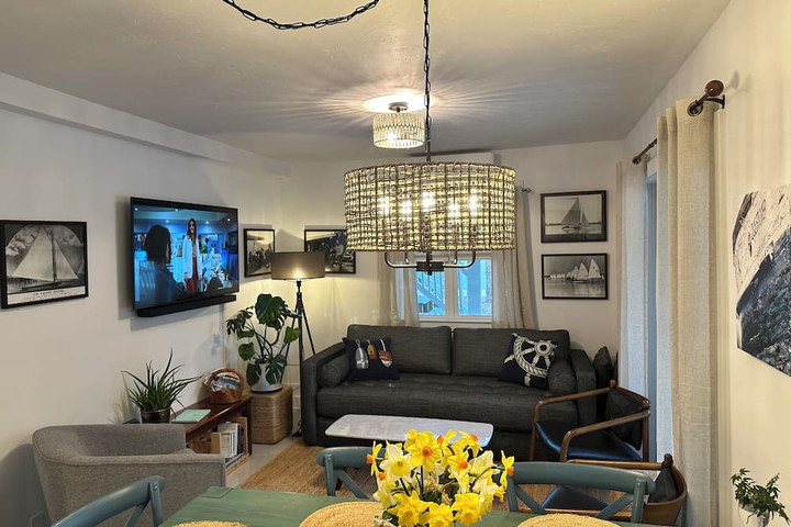 Questoversteps To Nantucket Sound Beaches.. Lower Level 2 Bed 1 Bath Sleeps 6 - Cape Cod, MA