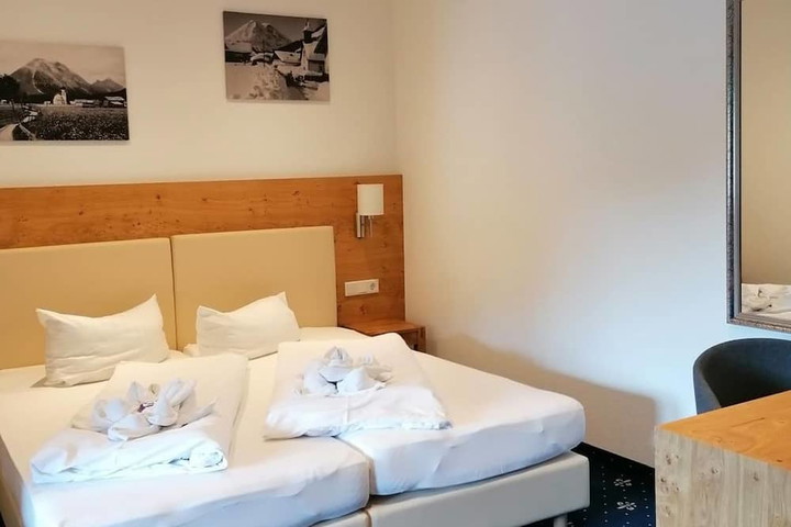 "Edelweiss" Double Room - Hotel Tirolerhof - Seefeld
