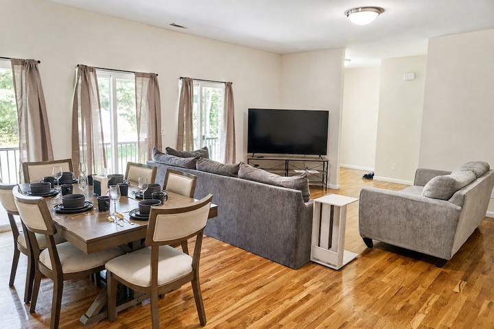 Cozy Huguenot Hideaway - Port Jervis, NY