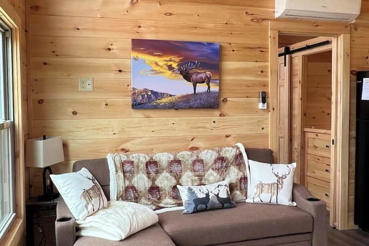 Elk Knob Escape ~ Cozy Tiny Cabin With An Incredible View! - Boone, NC