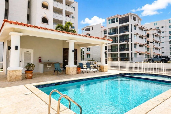 Beautiful, Beach Front, Centrally-located Condo - Aguada