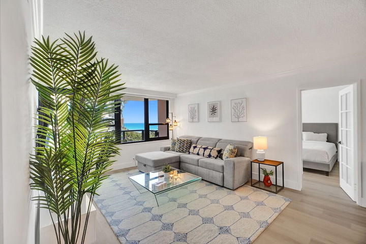 Chic Coastal Getaway Steps To The Beach With Resort Amenities, Sauna & Gym 708 - Miami Beach, FL
