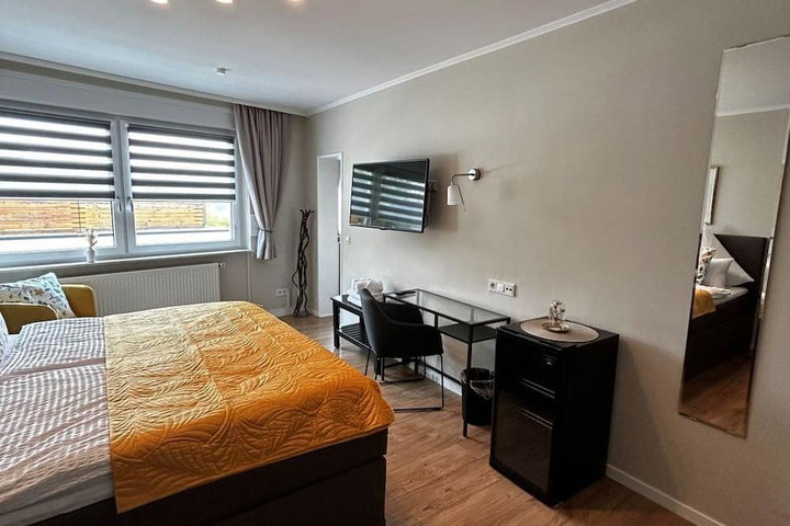 Double Room 4 - Living Room Gusterath Guest & Boarding House - Trier
