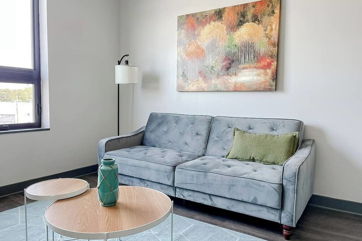Sleepover | Picturesque 1bd/1ba - Des Moines - West Des Moines, IA