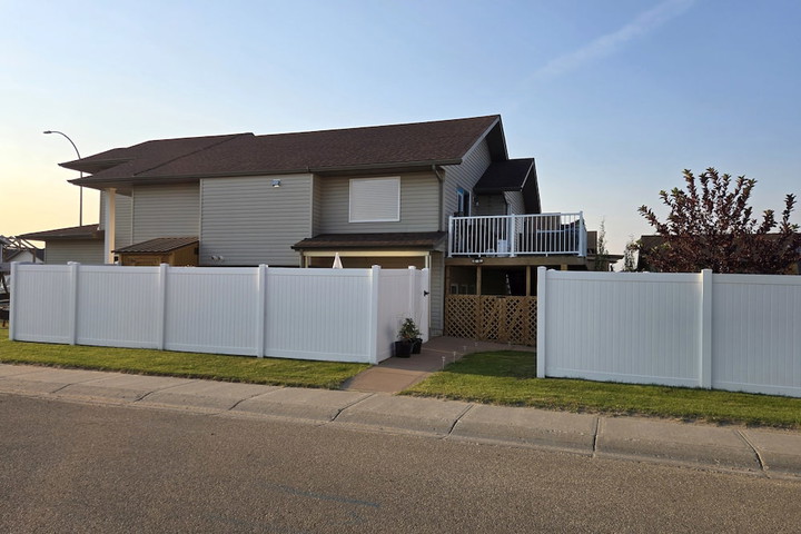 Lacombe Guest Suites ~ 2-bedroom, Fully Furnished, Apartment - Lacombe