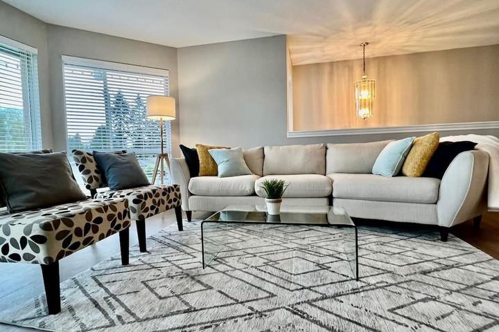 Peaceful Large Modern Home 3 Brd 2 Bath + Kitchen - Maple Ridge