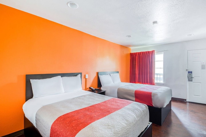 2 Full Beds | Non-smoking, - Baton Rouge, LA