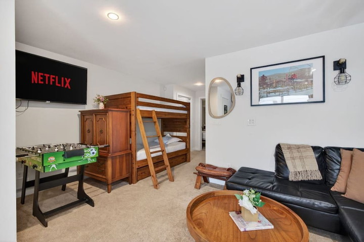 Scribners Retreat | Sleeps 6 | Huge Patio/jacuzzi - Phoenicia, NY